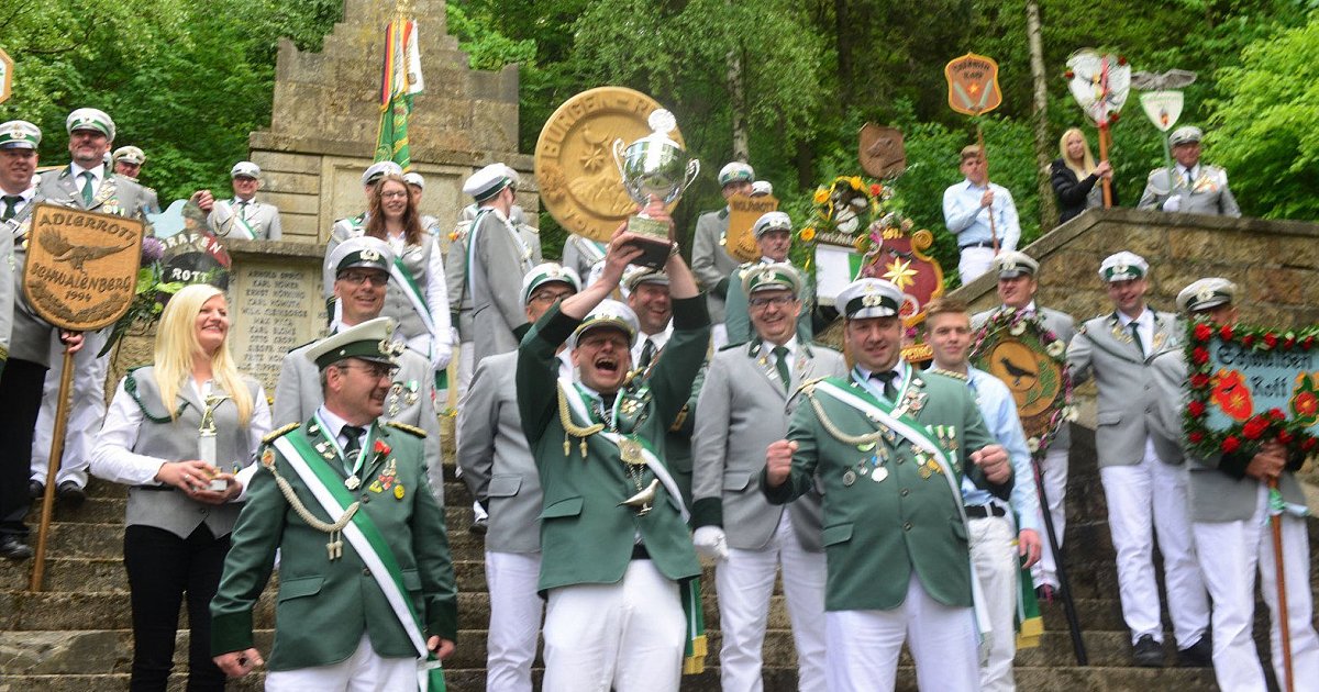 Michael Rodewald gewinnt Königsschießen beim Pfingstschützenfest ...