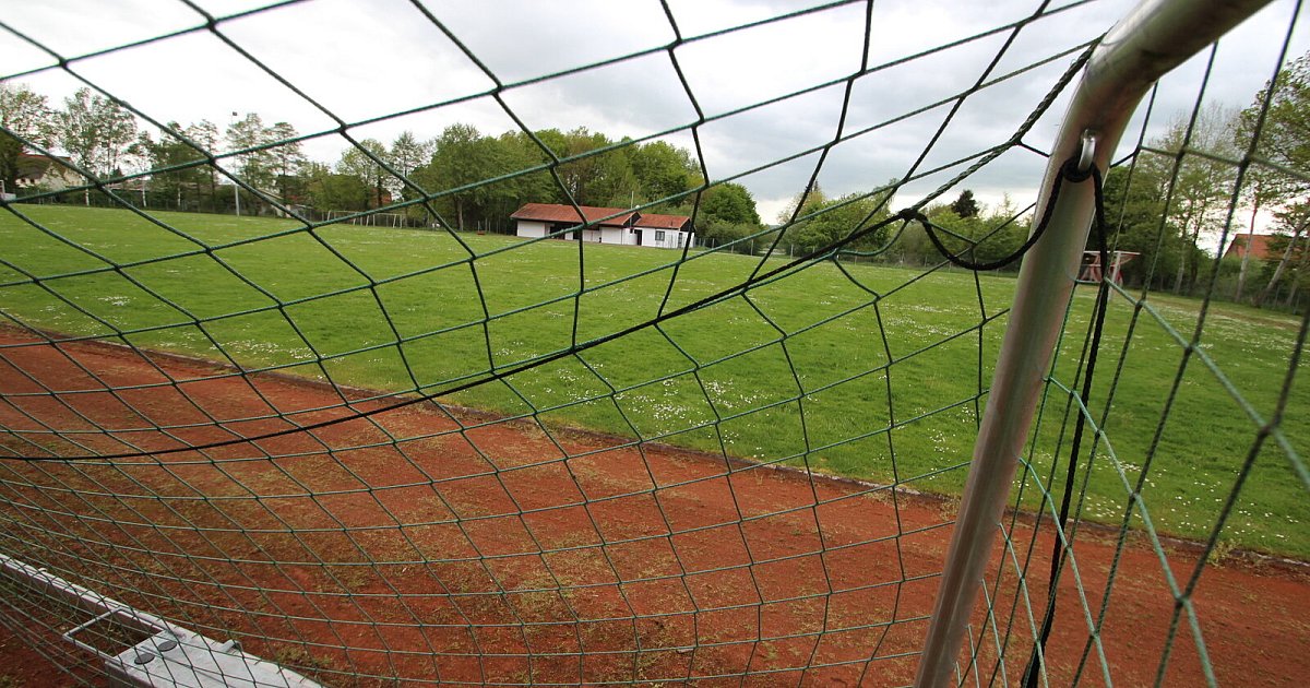SuS Stemmen-Varenholz übernimmt seinen Sportplatz | Lokale Nachrichten ...