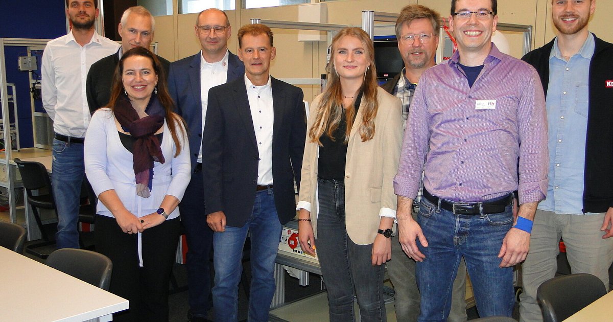 Firma KEB rüstet Fachraum des Felix-Fechenbach-Berufskollegs aus ...