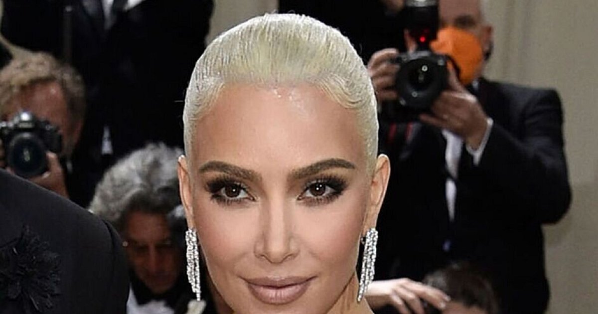 Kim Kardashian über die Nachteile ihrer Outfits | Neues aus dem ...