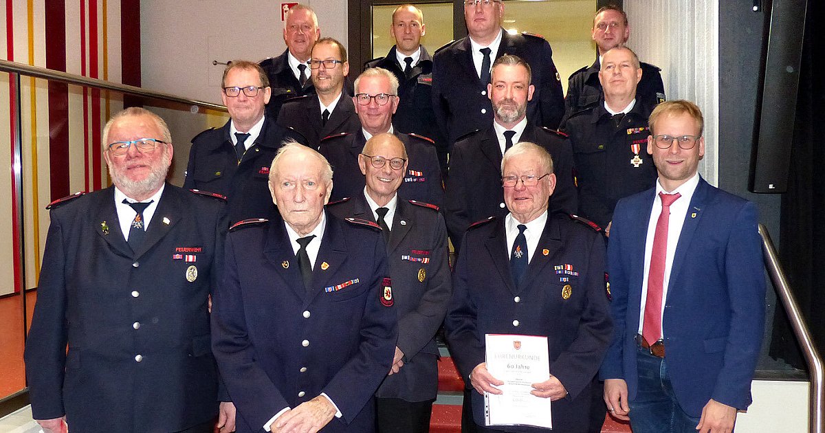 Barntruper Wehr leistet 12.000 Stunden ab | Lokale Nachrichten aus ...