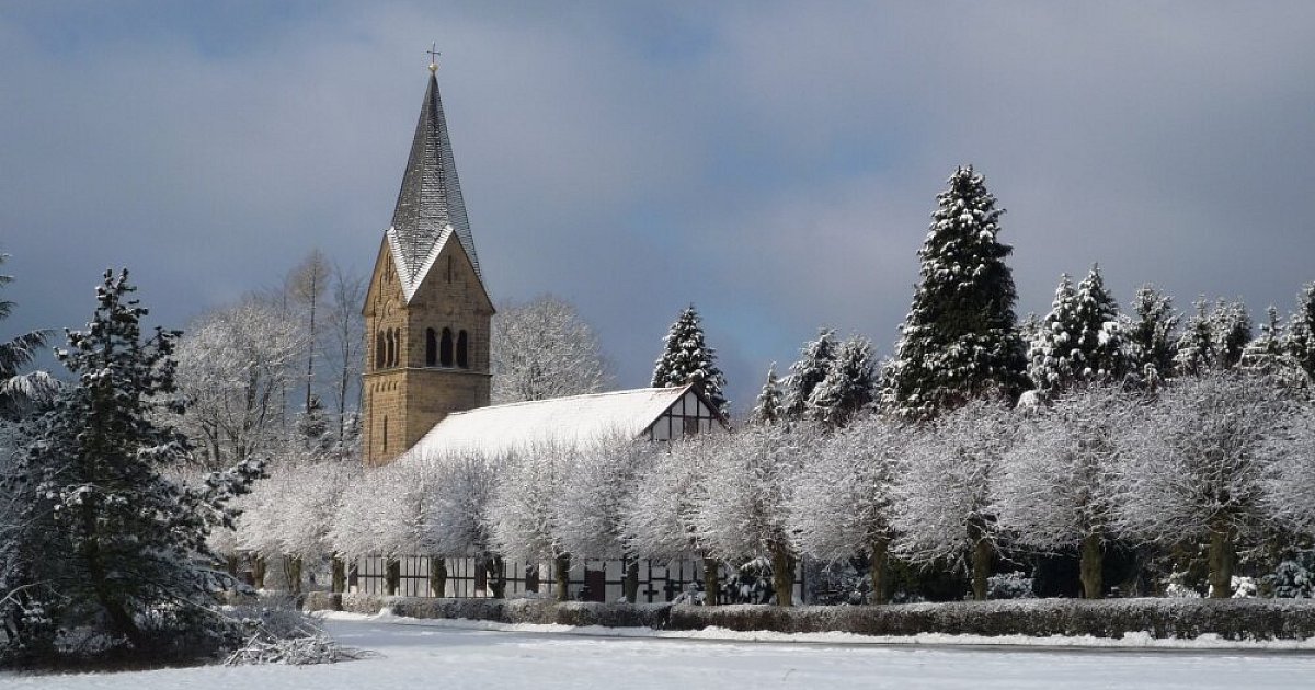 Samira Spiegel und Johanna Mair spielen in Bergkirchen Werke von Ravel ...