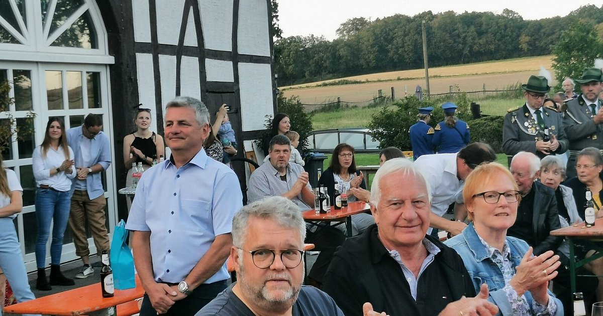Rodewald-Tölle hört auf: Großer Zapfenstreich für ein politisches ...