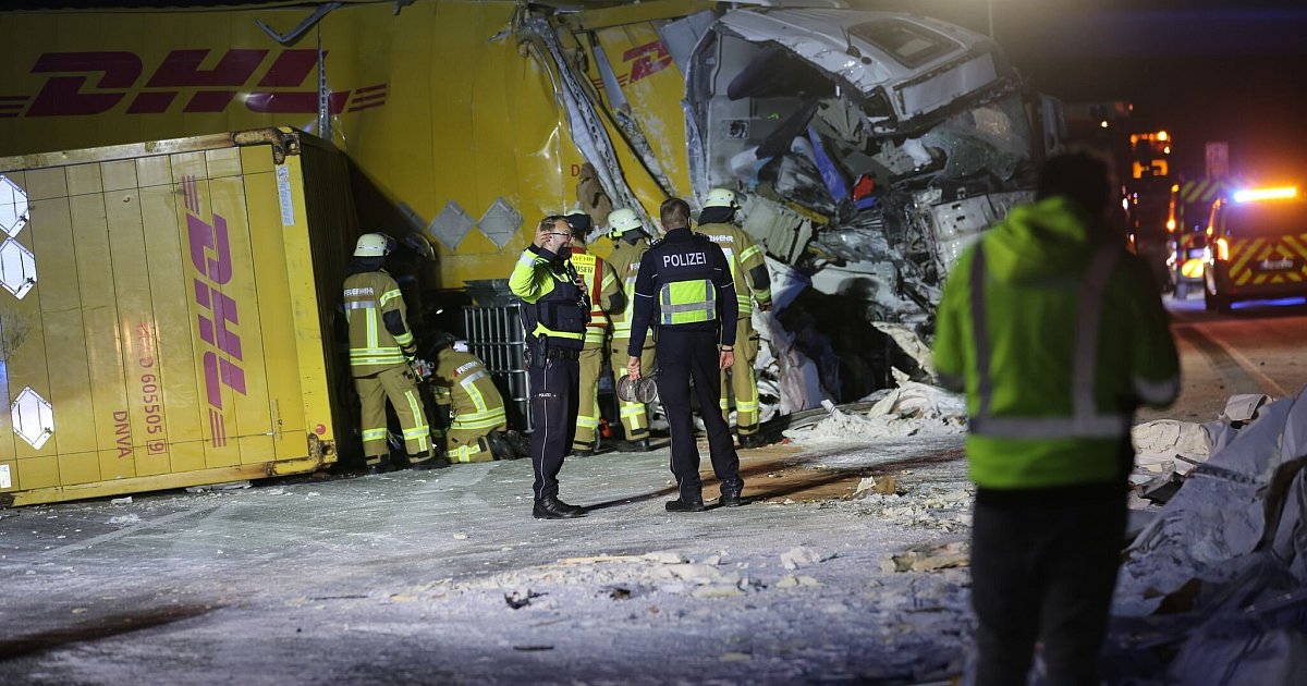 Schwerer Lkw-Unfall auf der A2 bei Bielefeld und Herford – stundenlange Sperrung | Nachrichten ...