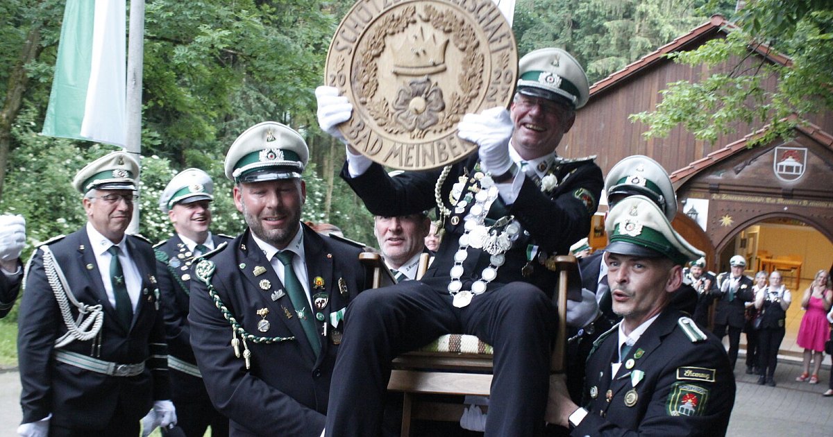 Ein Kaiser regiert die Bad Meinberger Schützen | Lokale Nachrichten aus Horn-Bad Meinberg - LZ.de