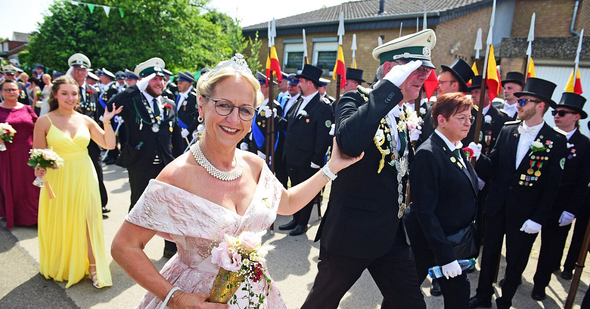 Kaiserwetter für das Bad Meinberger Kaiserpaar | Lokale Nachrichten aus Horn-Bad Meinberg - LZ.de