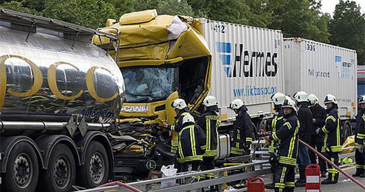 Lkw-Fahrer auf der A30 bei Auffahrunfall lebensgefährlich verletzt ...