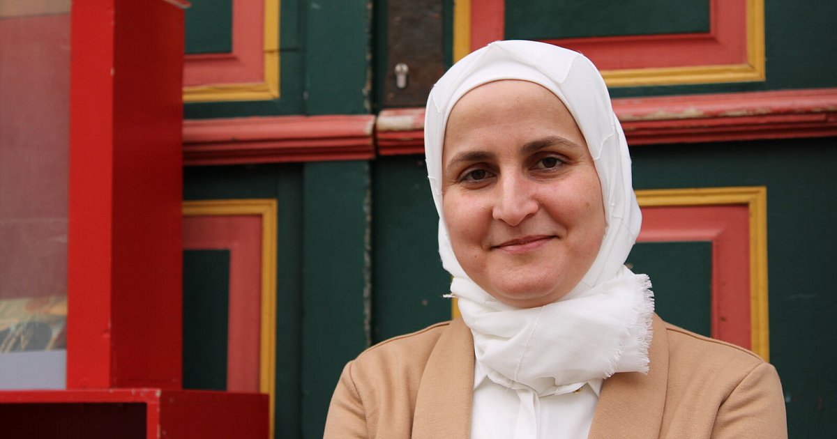 Flucht aus Syrien: Wie Hanan Faour in Detmold Fuß fasste | Lokale ...