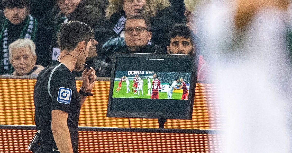 Wieder Wirbel um VAR-Einsatz in Mönchengladbach | Sport aus aller Welt ...