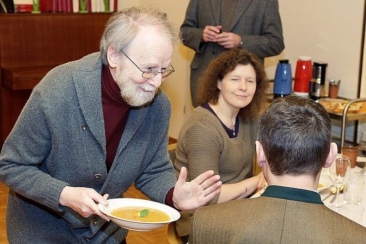 Pastöre kochen für Gemeinde Gerichte mit biblischem Hintergrund ...