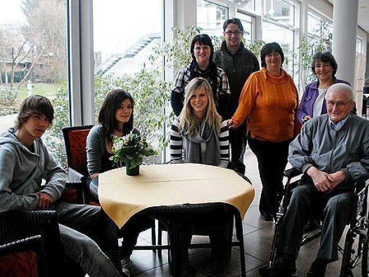 Schüler lernen im Altenheim fürs Leben | Lokale Nachrichten aus Lemgo ...