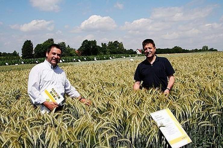 Agrarunternehmen Syngenta erforscht Getreide bei Biemsen - "Feldtag" am ...