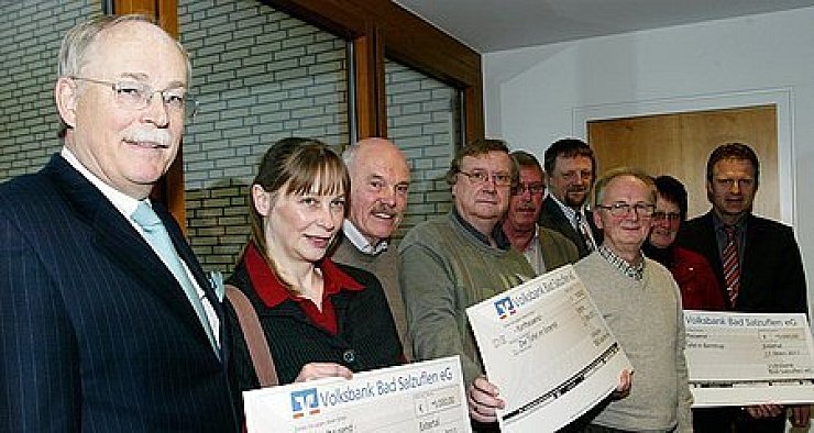 Nordlippische "Tafeln" freuen sich über 15.000-Euro-Spende | Lokale ...