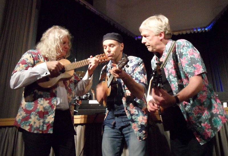 Virtuose Saitenklänge eines Könner-Trios bei "Kultur im Kloster ...