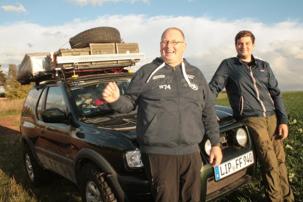 Zwei Kalletaler Schmiede fahren die Rallye München-Marokko | Lokale ...