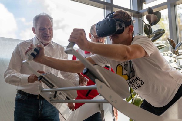 So fühlt sich Fitnesstraining im Hightech-Höhenflug an | Lokale ...