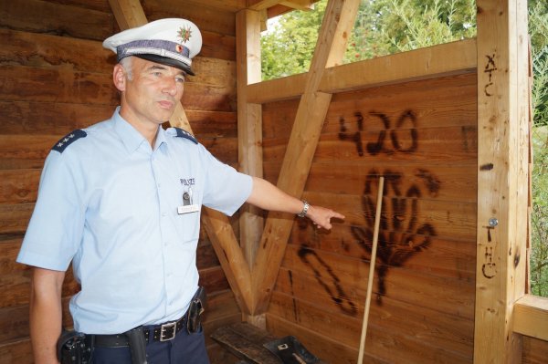 Blombergs Polizeibeamter Marohn setzt auf Prävention | Lokale ...