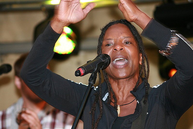 Judy Bailey singt sich in die Herzen | Lokale Nachrichten aus Lage - LZ.de