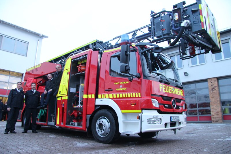 Detmolder Feuerwehr erhält ihre neue Drehleiter | Lokale Nachrichten aus Detmold - LZ.de