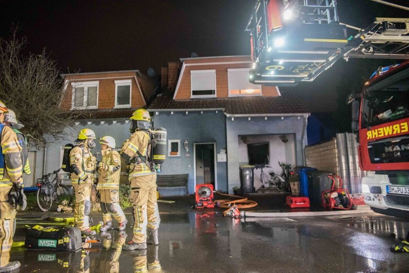 Feuerwehr rettet Bewohner aus brennendem Haus | Nordrhein-Westfalen - LZ.de