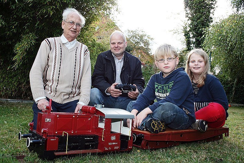 Vater und Sohn haben eine eigene Eisenbahn gebaut | Lokale Nachrichten ...