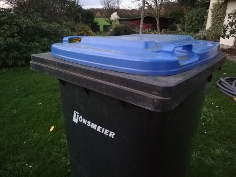 Barntruper müssen künftig für die Blaue Tonne zahlen | Lokale ...