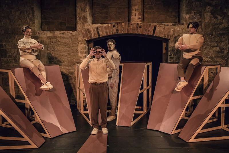 "Der Sandmann" nach E.T.A. Hoffmann: Schwarze Romantik und Handkamera ...