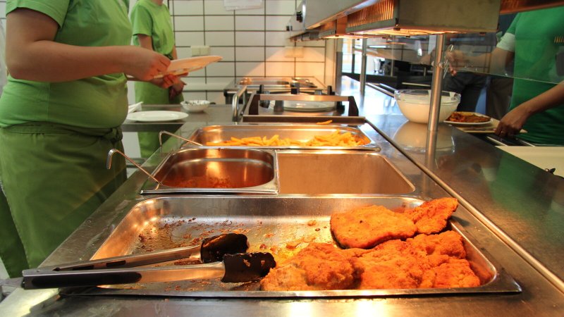 Preiserhöhung: Studenten in Lippe zahlen seit Januar mehr in der Mensa ...