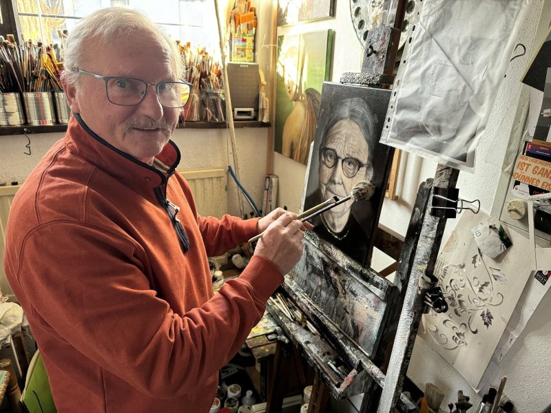 Lagenser experimentiert mit Farben und Maltechniken | Lokale Nachrichten aus Lage - LZ.de