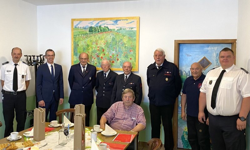 Feuerwehrmann Werner Loke hält der Wehr seit 75 Jahren die Treue ...