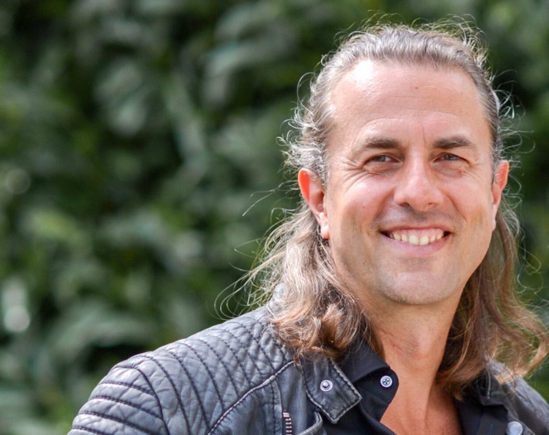 Veit Lindau gastiert im Kurtheater Bad Meinberg | Lokale Nachrichten ...