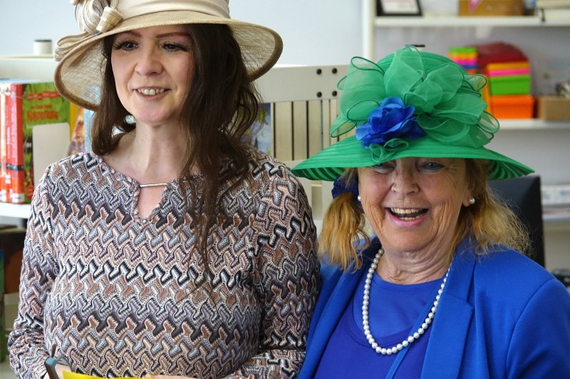 Das sagt die Vorsitzende des "Lady Di-Clubs" über Charles | Lokale ...