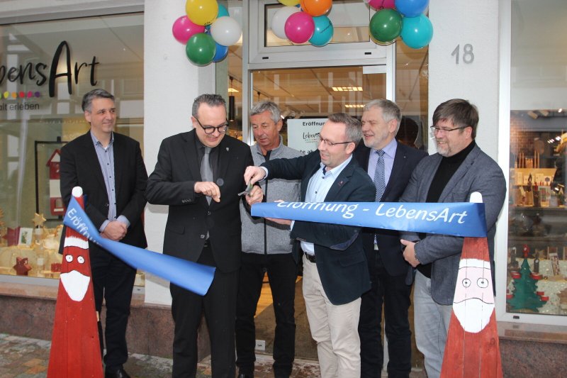 Werkstatt-Laden eröffnet in den früheren Räumen von "Blumen Risse ...