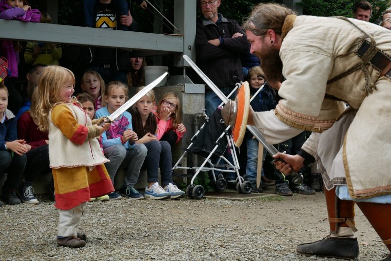 Hauen und Stechen in Oerlinghausen: Wikinger-Tage im Freilichtmuseum ...