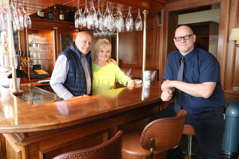 Warum in einem Café Steaks über die Theke gehen | Lokale Nachrichten ...