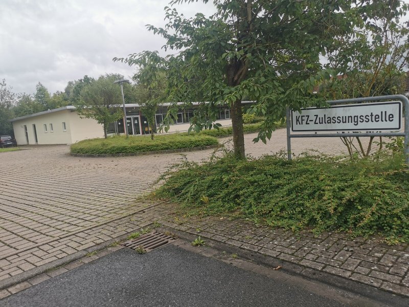 "Wucherpreise" bei Kennzeichenhersteller in lippischen ...