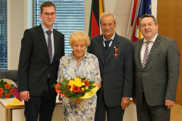 Dieter Denecke bekommt das Bundesverdienstkreuz | Nachrichten aus dem ...