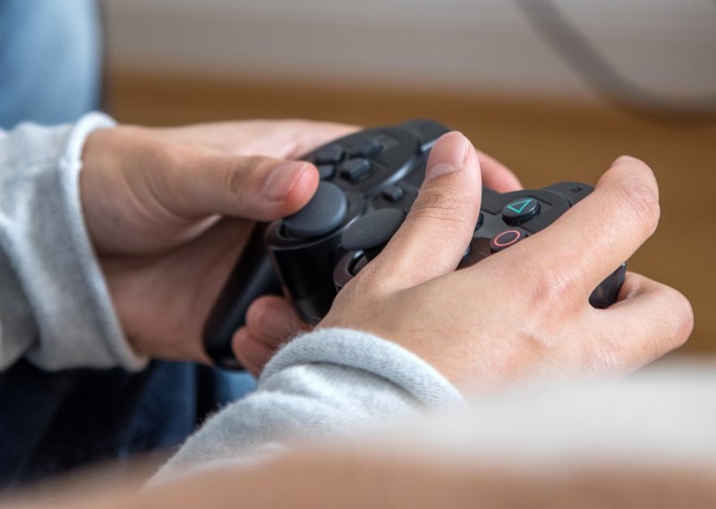 Diese Warnzeichen deuten auf eine Gaming-Sucht | Servicethema Familie ...