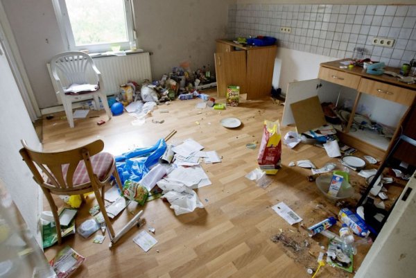 Müll, Schimmel oder andere Gefahren: Die Wohnungspolizei will Mieter ...