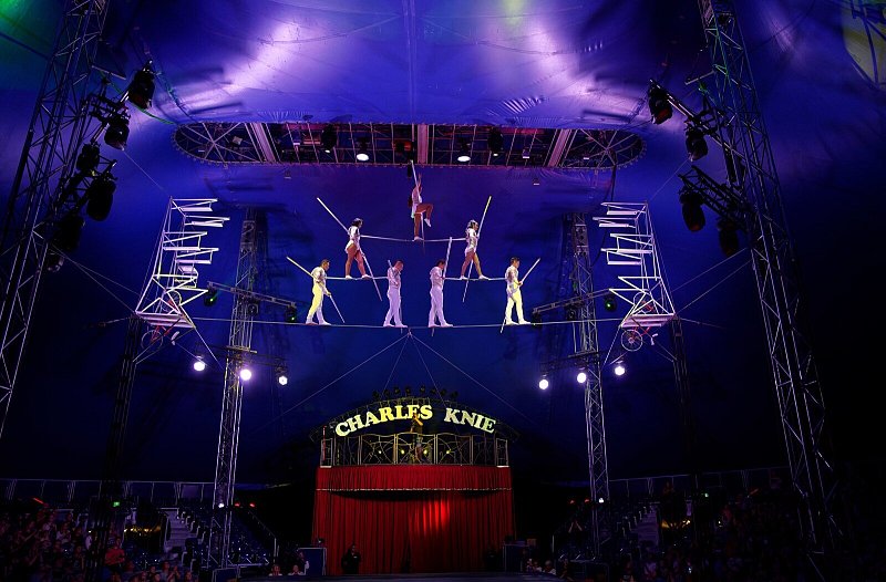 Die LZ verlost Karten: Zirkus Charles Knie gastiert in Detmold | Lokale ...