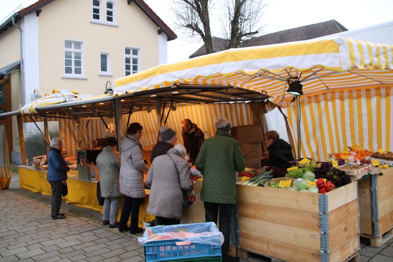 Auf dem Markt in Barntrup gibt es wieder Gemüse | Lokale Nachrichten ...