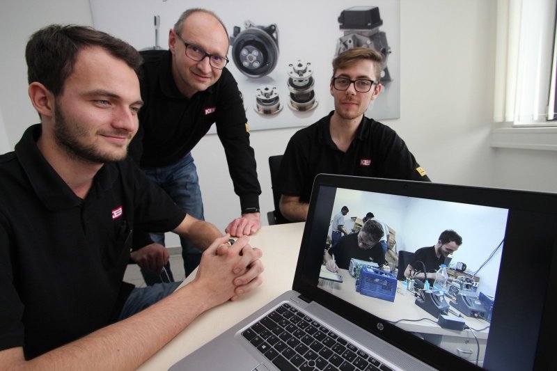 KEB schickt seine Azubis auf Dienstreise nach Indien | Lokale ...