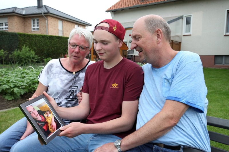Familie eines todkranken Jungen klammert sich an jeden Strohhalm ...