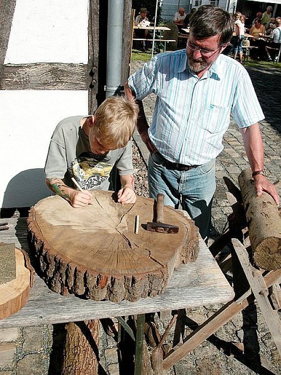 Museum hat reichlich Holz vor der Tür | Lokale Nachrichten aus Kalletal - LZ.de