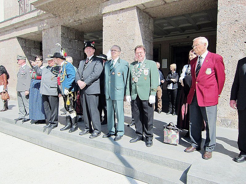 Lippes Schützen bauen Kontakt nach Tirol auf | Lokale Nachrichten aus ...