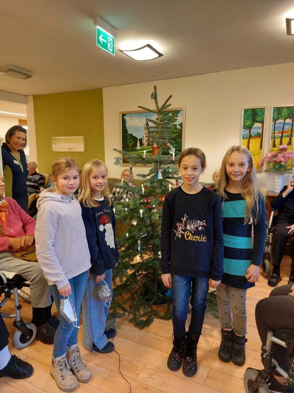 Grundschule Hiddesen schenkt "Freude von Herz zu Herz" | Lokale ...