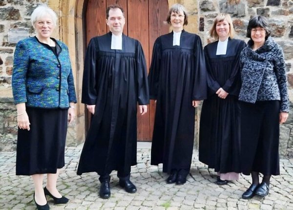 Neue Pfarrerin an der Stadtkirche Bad Salzuflen eingeführt | Lokale ...