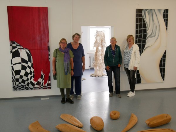 Detmolder Künstlerinnengruppe lässt sich vom „Richtigen Abstand ...