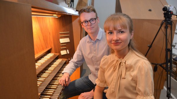Besucher erleben den neuen Klang der Helpuper Steinmann-Orgel | Lokale ...