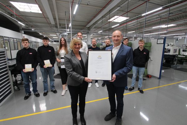 Die Ausbildung bei KEB in Barntrup bekommt eine Auszeichnung | Lokale ...